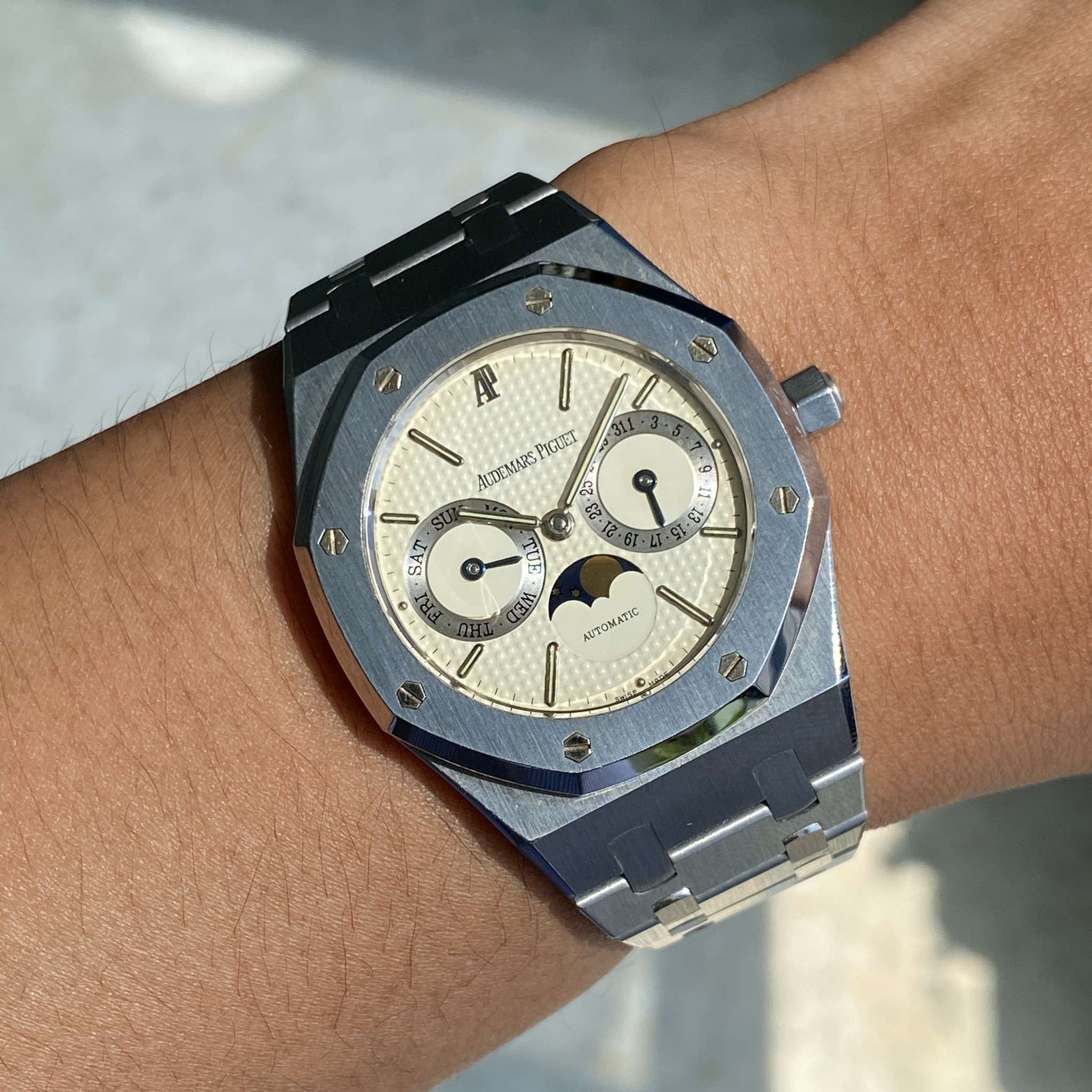 (AP) Audemars Piguet Royal Oak Day-Date Moon phase White dial 25594ST